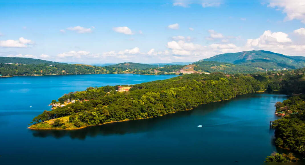 This man-made lake turned Meghalaya into a dreamy destination ...
