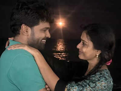 Television actress Latha Rao wishes her husband Rajkamal with a sweet ...