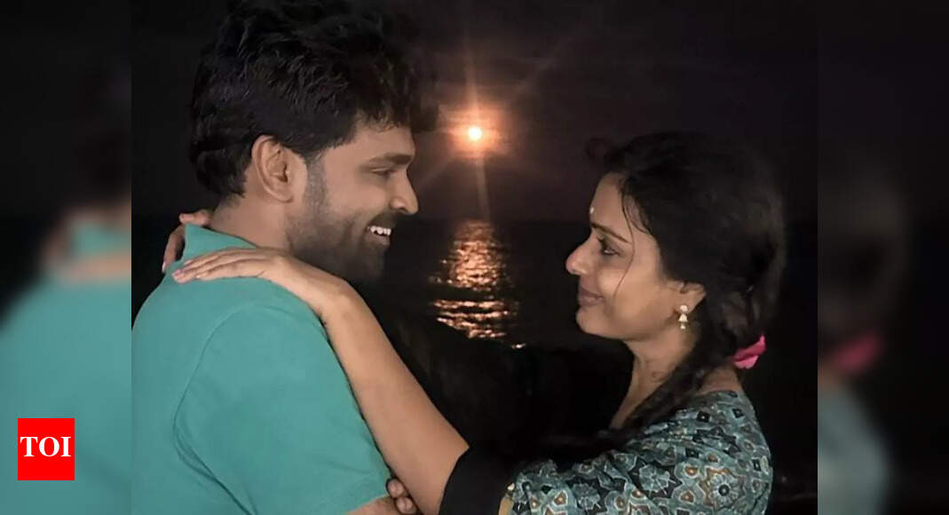 Television actress Latha Rao wishes her husband Rajkamal with a sweet ...