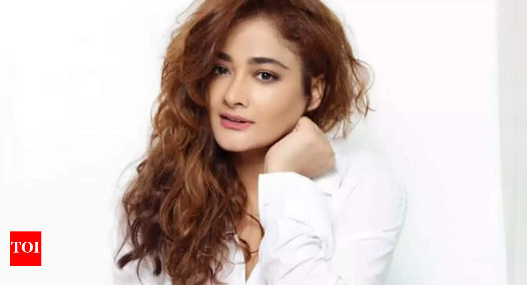 Bigg Boss Telugu 7: Hrithik Roshan and Kareena Kapoor's co-star from ...