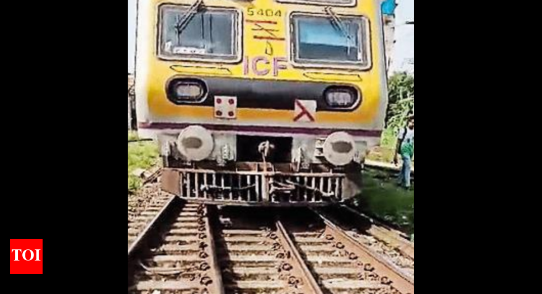 Mumbai Local Train News: Mumbai: Local Train jumps signal at CSMT ...