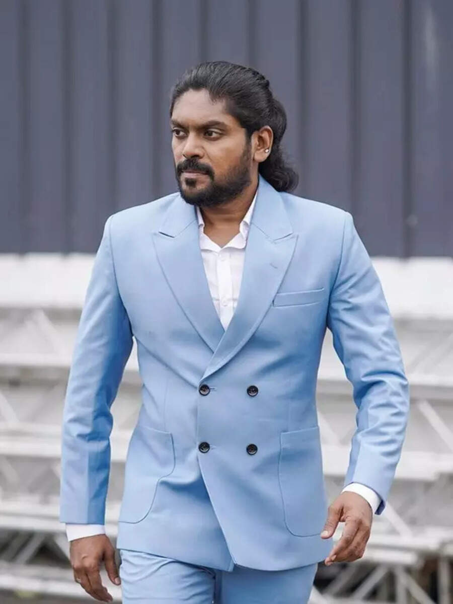 Suave looks of Vidhu Prathap | Times of India