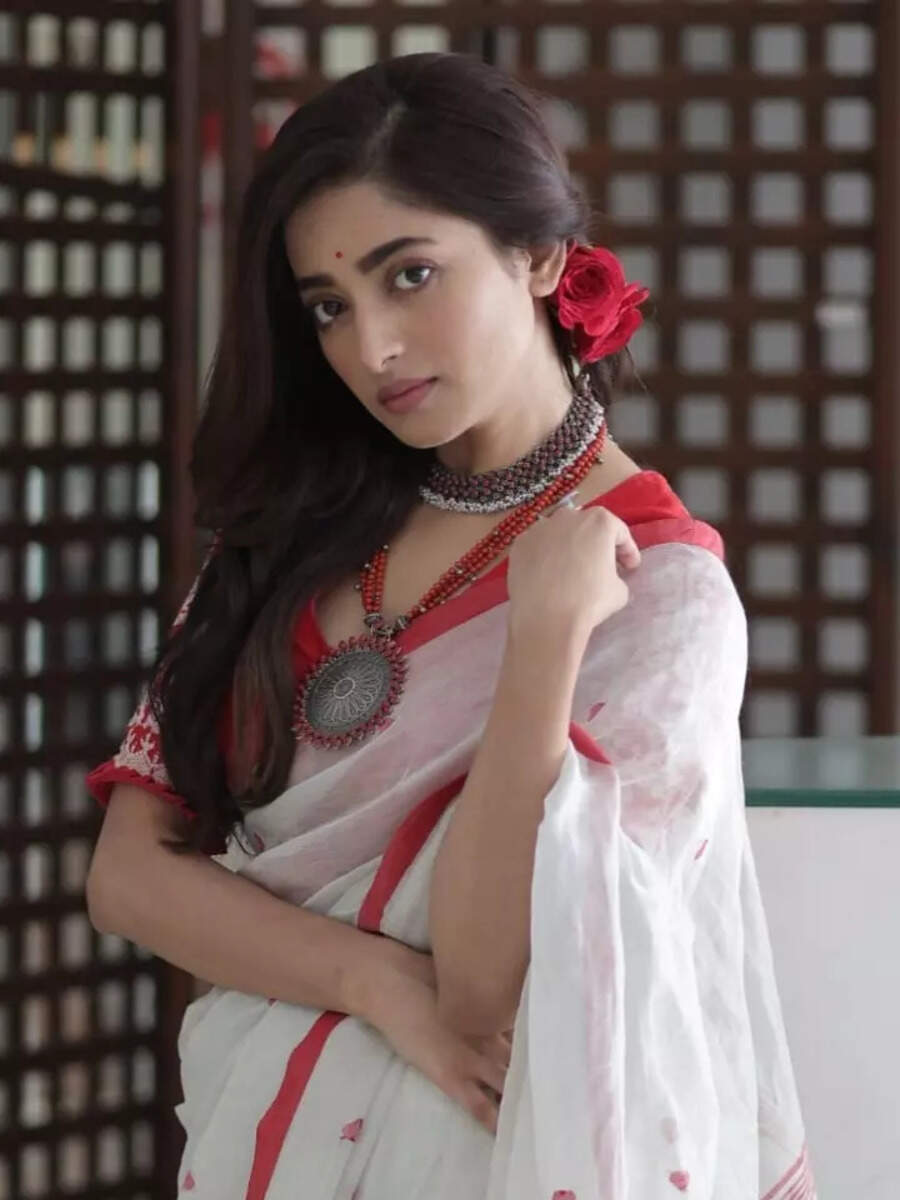 Get inspired by Ishaa Saha’s saree looks | Times of India