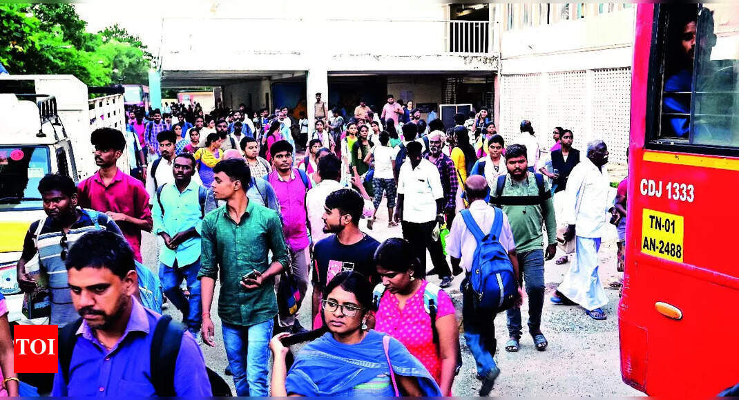 Chennai Beach: Poor Bus Connectivity Riles Mrts Passengers | Chennai News - Times of India