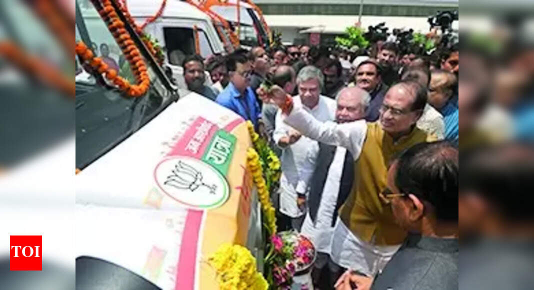 State BJP Office: Jan Ashirwad Chariots Roll Out Of State Bjp Office ...