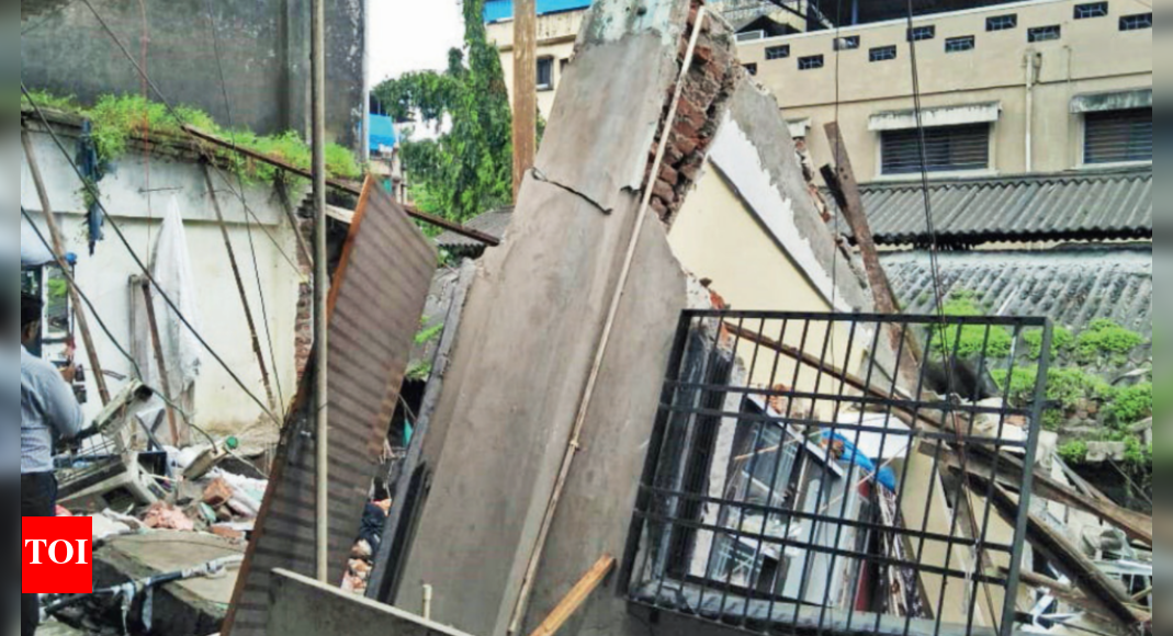Thane building collapse: Four-year-old survives under debris for two ...