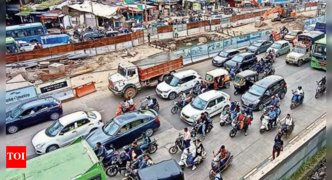Pune: Deadline for SPPU flyover advanced to August 2024 | Pune News ...