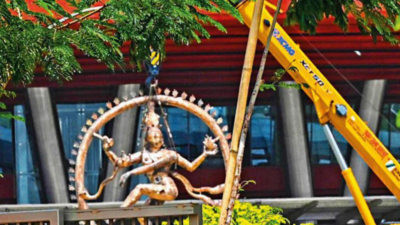 28-foot tall 'Nataraja' statue being installed at G20 Summit venue in ...