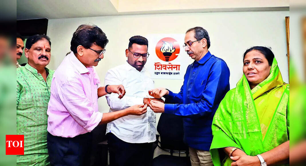 Shiv Sena: Bjp Mla Babanrao Pachpute’s Nephew Joins Shiv Sena (ubt) | Nashik News - Times of India