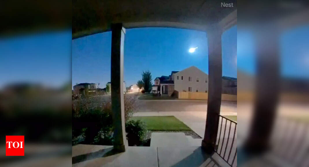 US Fireball: 'Fireball', travelling at 36,000 miles per hour, puts on a ...