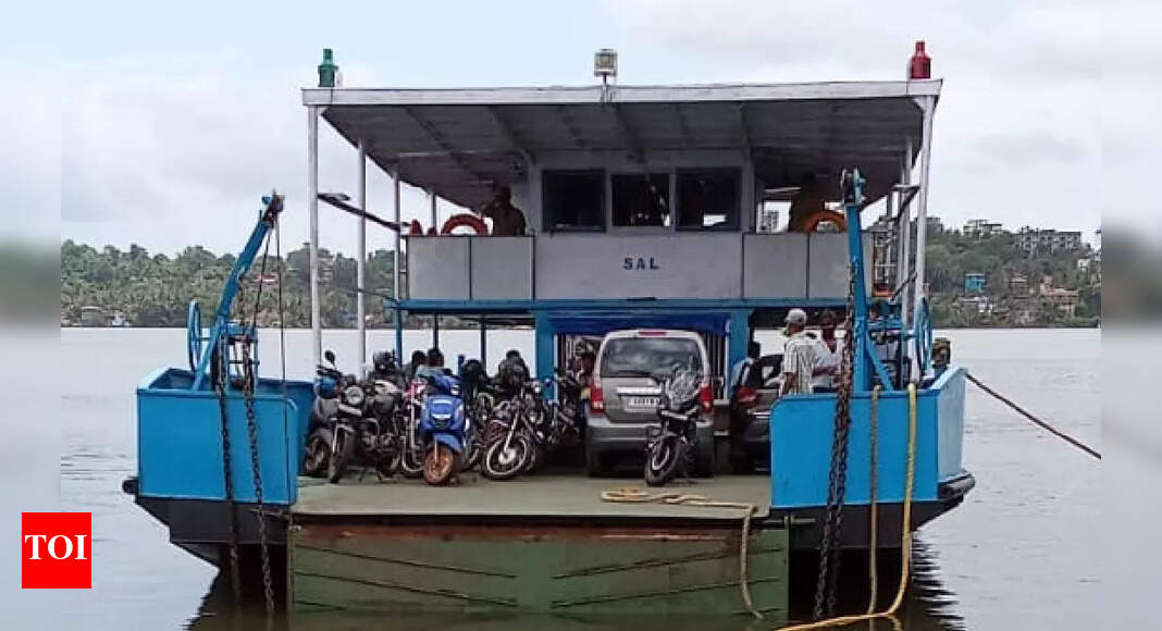 Goa: Many remain stranded for 3 hours as Ribandar-Chorao ferry ...