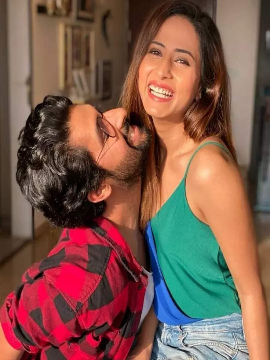 Sargun Mehta’s Best Moments With Hubby Ravi Dubey | Zoom TV