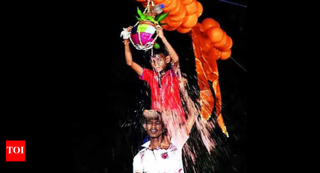 Record 75,000 govindas get dahi handi insurance in Maharashtra | Mumbai ...