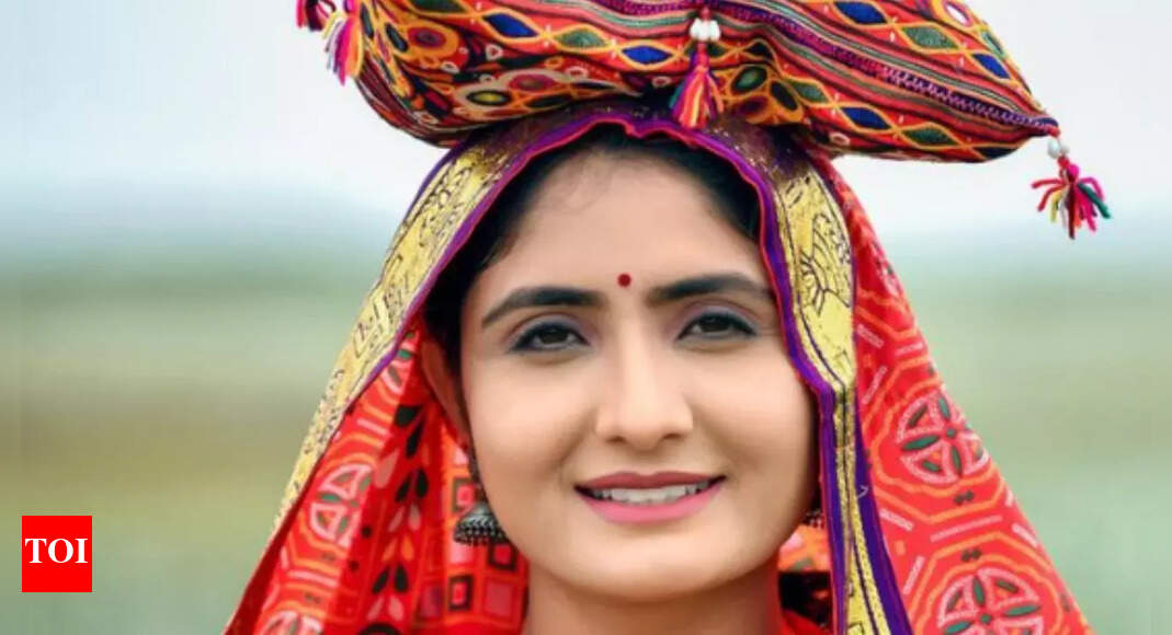 Geeta Rabari looks elegant in her traditional attire; see picture ...