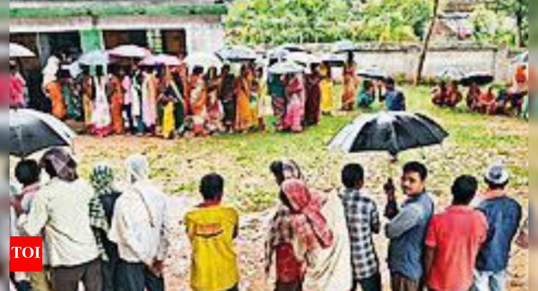 Macao: Dumri Bypoll Peaceful, Turnout Dips By 5%: Dc | Ranchi News ...