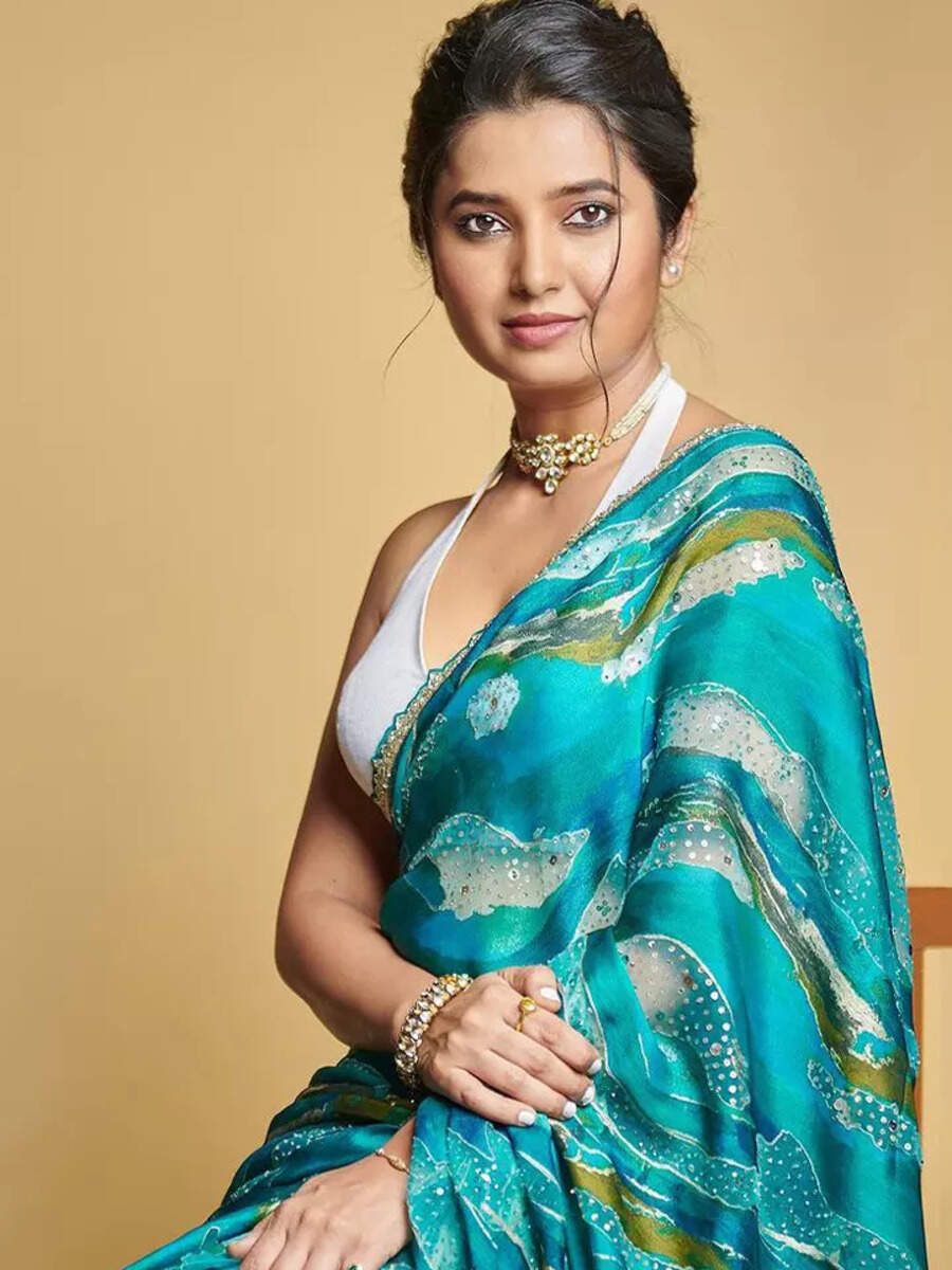 Prajakta Mali's elegant look redefines traditional sarees | TOIPhotogallery