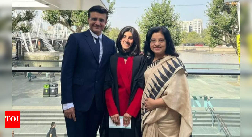 Sourav Ganguly and Dona enjoy a proud moment; Daughter Sana completes ...