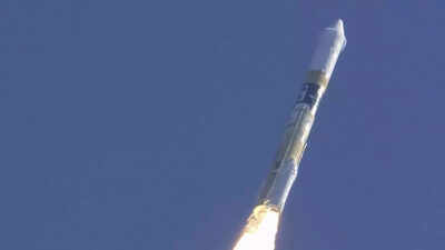 Japan: Japan launches rocket carrying lunar lander and X-ray telescope ...