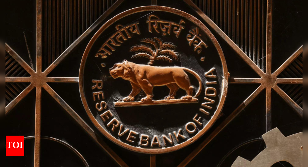 Rbi: RBI to release ₹1 lakh crore deposits in phases - Times of India
