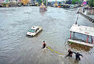 Traffic Jams: 62mm Rain In Only 9 Hours Batters Nashik; Godavari’s Level Increases | Nashik News ...