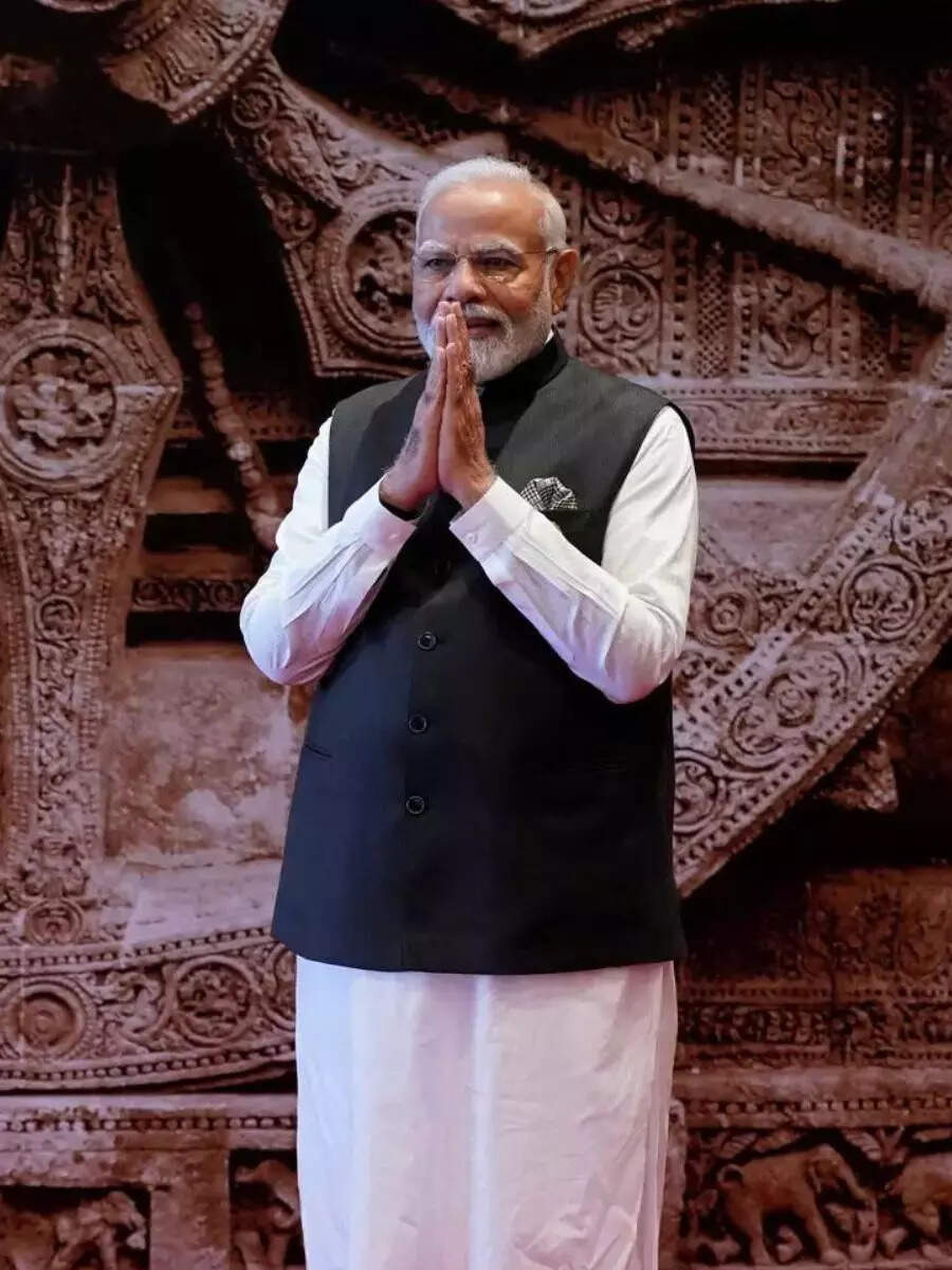 Namaste, handshakes, hugs: PM Modi welcomes Sunak, Biden, other leaders ... Namaste, handshakes, hugs: PM Modi welcomes Sunak, Biden, other leaders ...