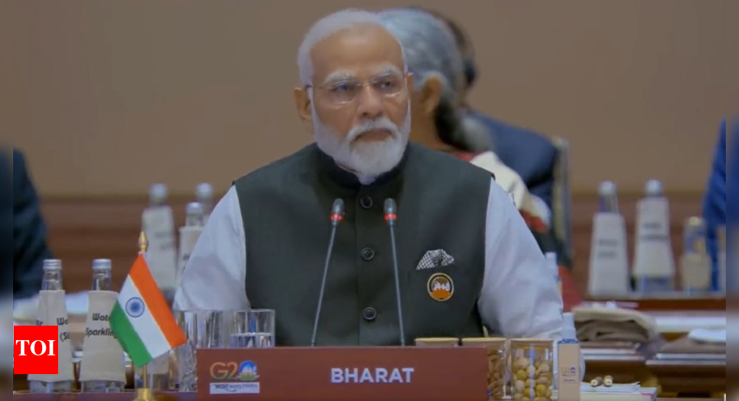 Pm Modi: G20 summit: 'Bharat' replaces India in nameplate for PM Modi ...