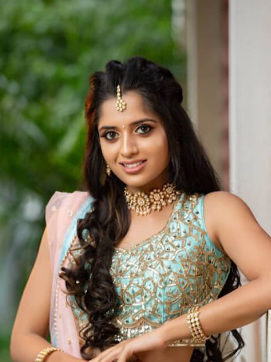 A look at Sathya Devarajan’s fashionable outfits | Times of India
