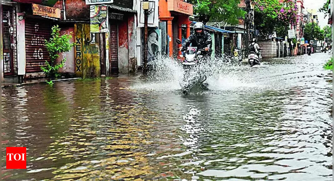 Waterlogging: Mayor For Kmc-keiip Tie-up To Check Waterlogging In ...