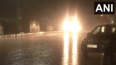 Rain lashes parts of Delhi-NCR, more showers likely | Delhi News - Times of India