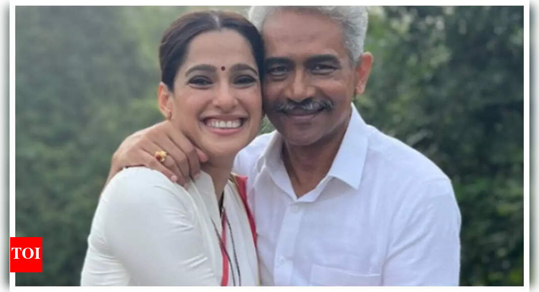 Priya Bapat wishes her 'wisest friend' Atul Kulkarni on his birthday ...