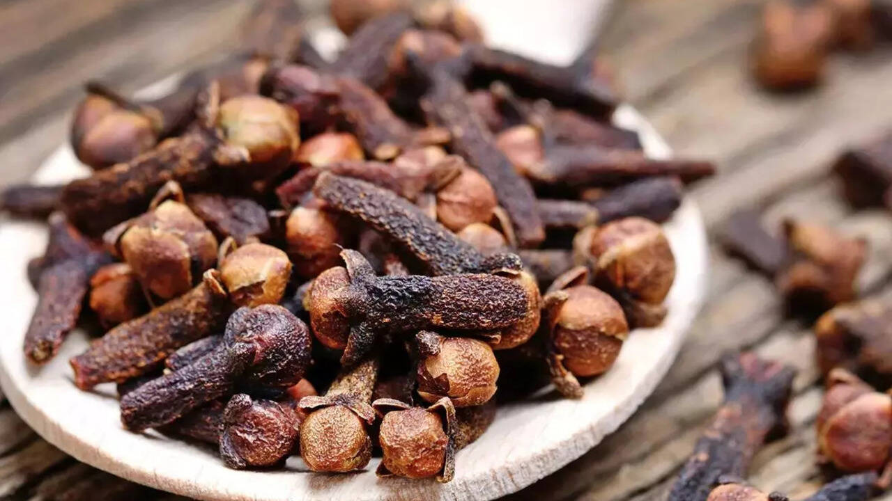 Cloves: The Tiny Spice With Big Health Rewards - 7 Reasons To Include ...