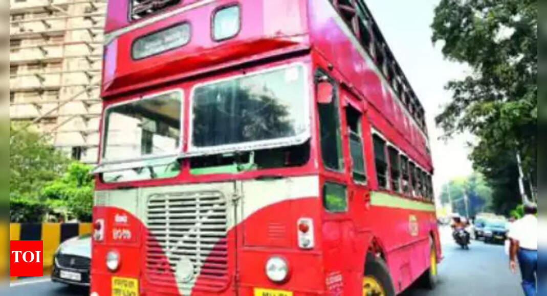 Mumbai Double Decker Buses: Mumbai to bid adieu to iconic red double ... Mumbai Double Decker Buses: Mumbai to bid adieu to iconic red double ...