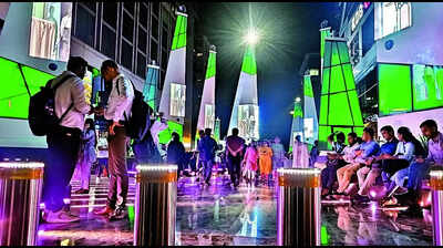 Urban Development: Vehicle-free Pedestrian Plaza Opens At Sector V ...