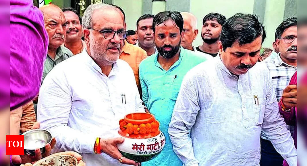 Martyrs: ‘amrit Kalash Yatra A Tribute To Martyrs’ | Lucknow News ...