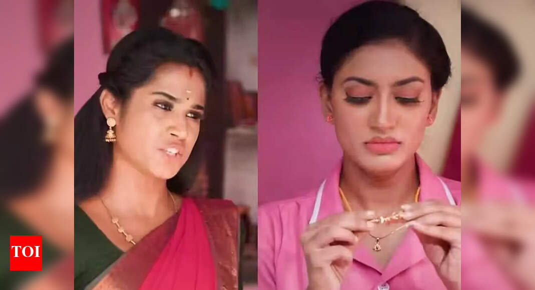 Amudhavum Annalakshmiyum: Amudha breaks down in tears - Times of India