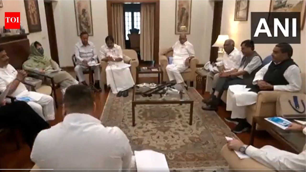 India Alliance Meeting in Delhi Live: Oppositon bloc parties to hold ...