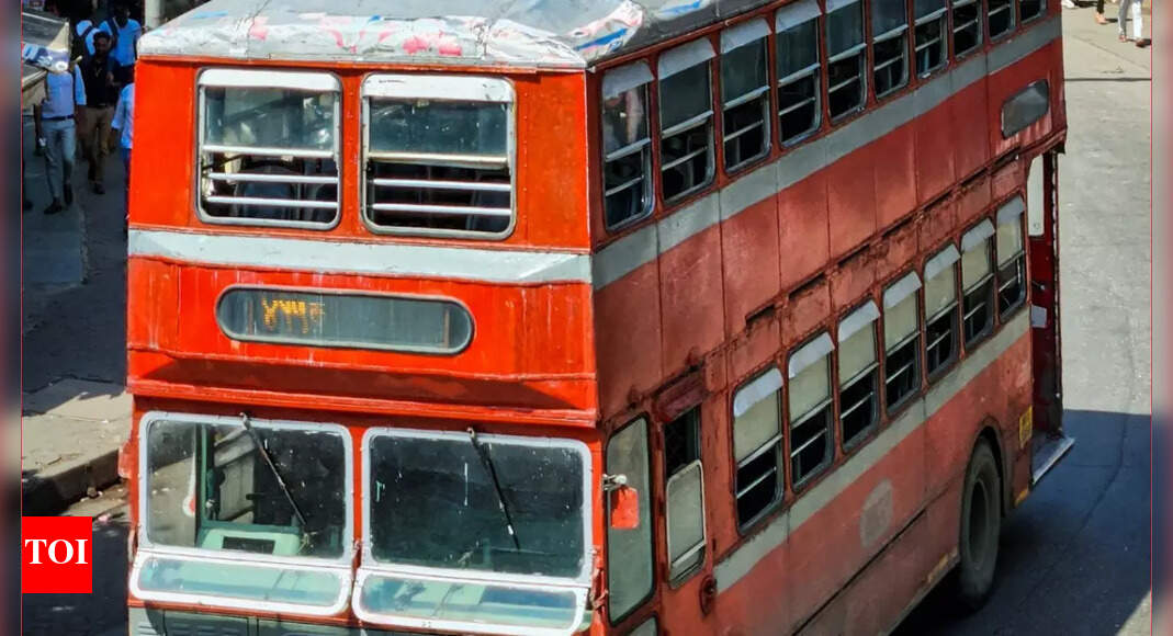 Mumbai Double Decker Buses: End of an era: Mumbai bids farewell to its ...