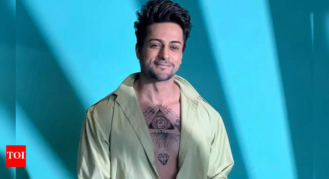 Shalin Bhanot stuns in a light green pantsuit, flaunts his body art in ...