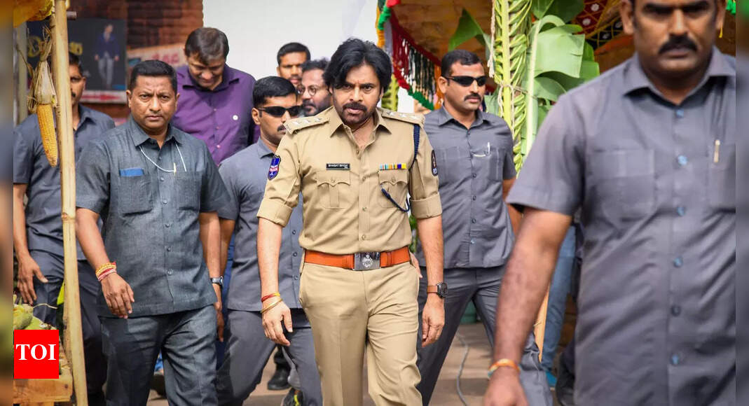In pics: Power star Pawan Kalyan resumes 'Ustaad Bhagat Singh' shoot | Telugu Movie News - Times ...
