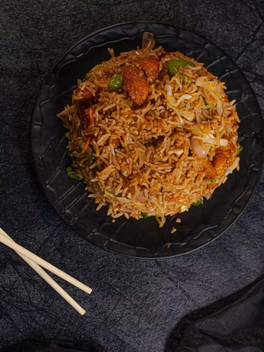 8 lip-smacking fried rice dishes perfect for bachelors | Times of India