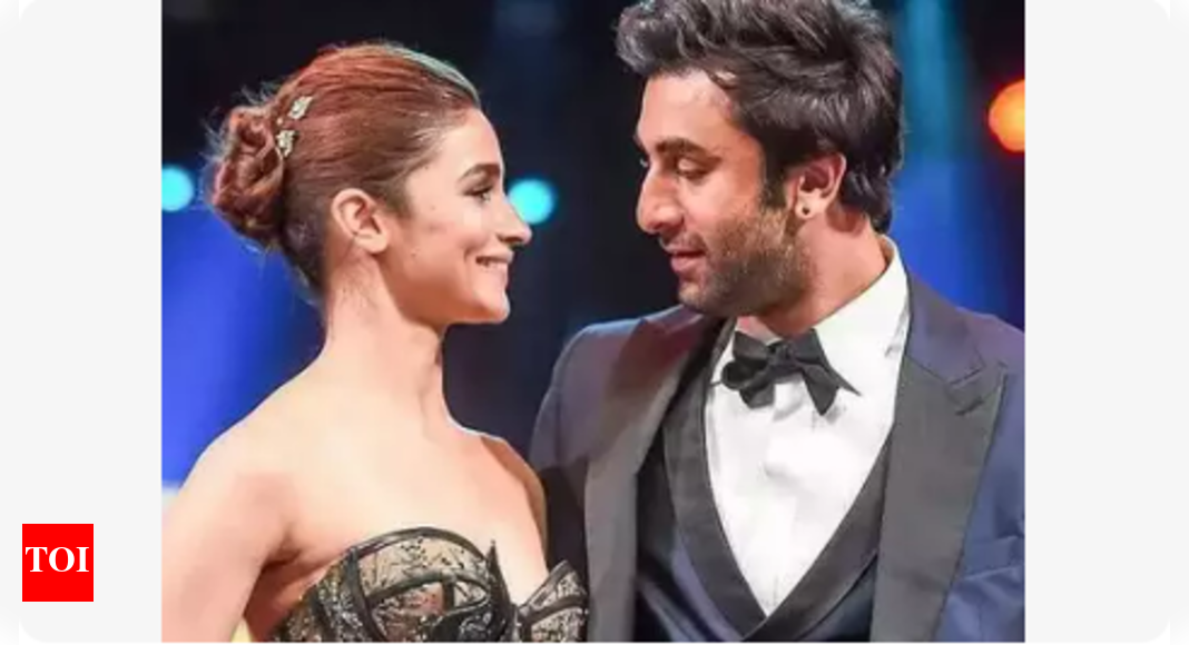 Cricketer Rashid Khan meets Alia Bhatt and Ranbir Kapoor in New York ...