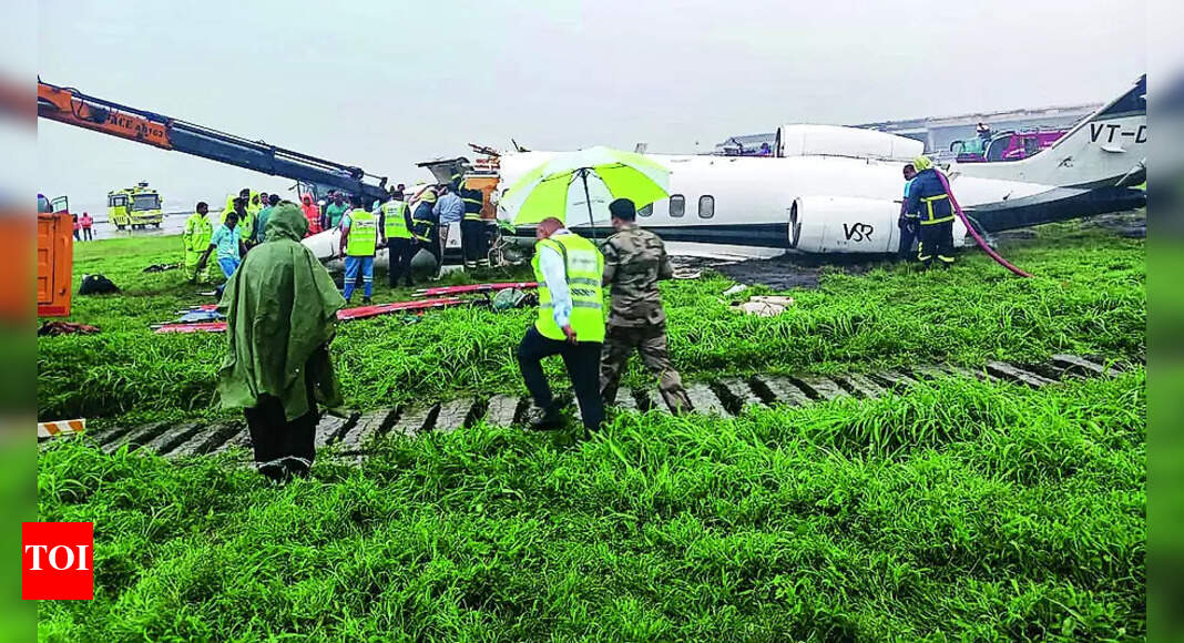 Mumbai Airport: Biz Charter Jet Crashlands In Heavy Rain At City ...