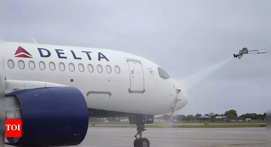 Delta: Delta Air Lines restricts access to its Sky Club airport lounges ...