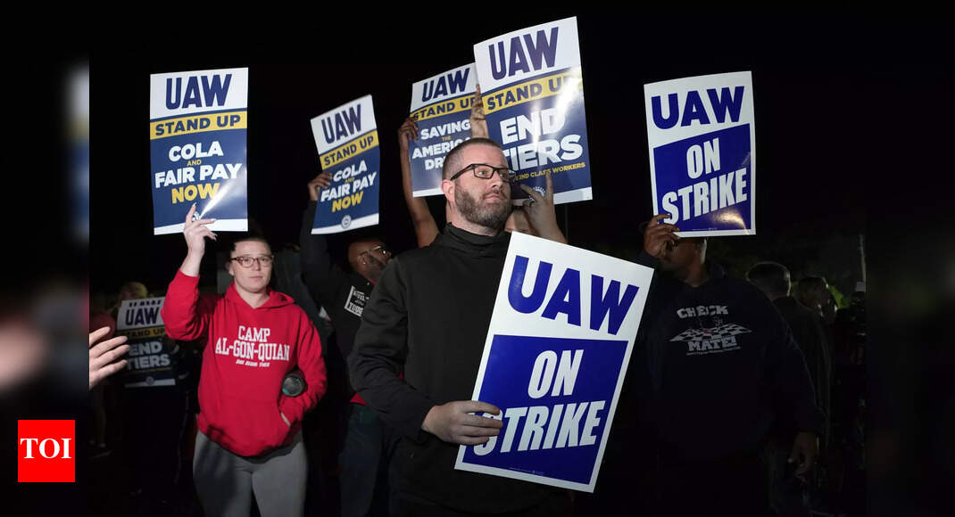 Shares of Detroit Three fall as US auto workers' strike raises profit ...