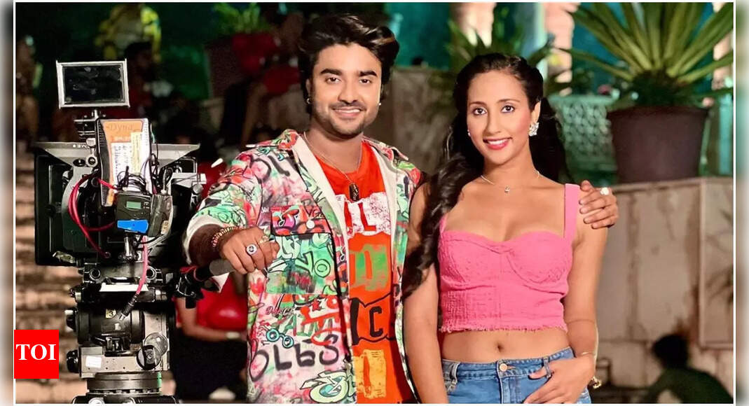 Pradeep Pandey Chintu joins newbie Sanyogita Yadav for the film 'Shubh ...