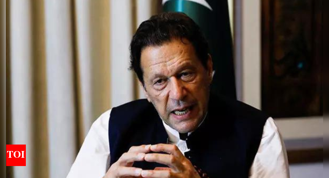 Pakistan SC rules to restore corruption cases against political leaders ...