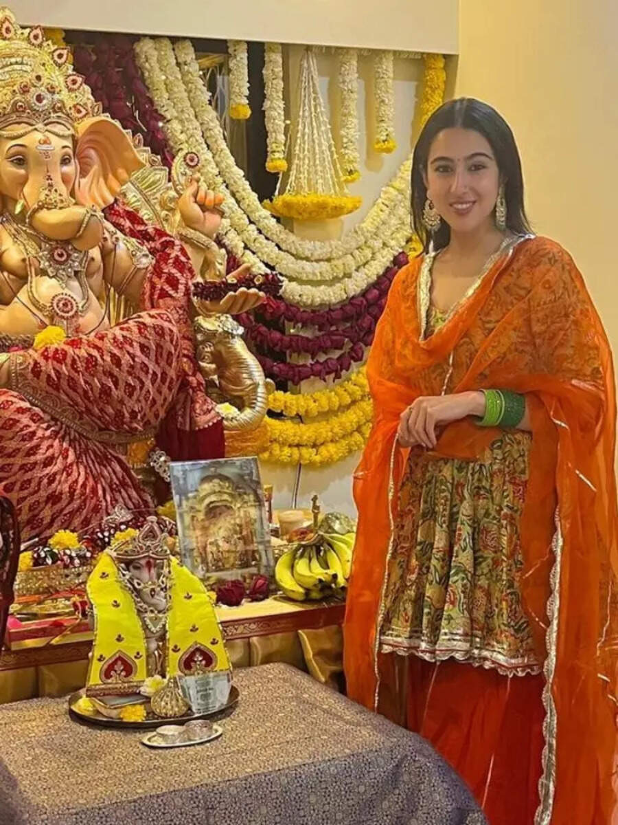 Ganesh Chaturthi 2023: Sara Ali Khan's Simple Outfits Perfect For Puja ... Ganesh Chaturthi 2023: Sara Ali Khan's Simple Outfits Perfect For Puja ...