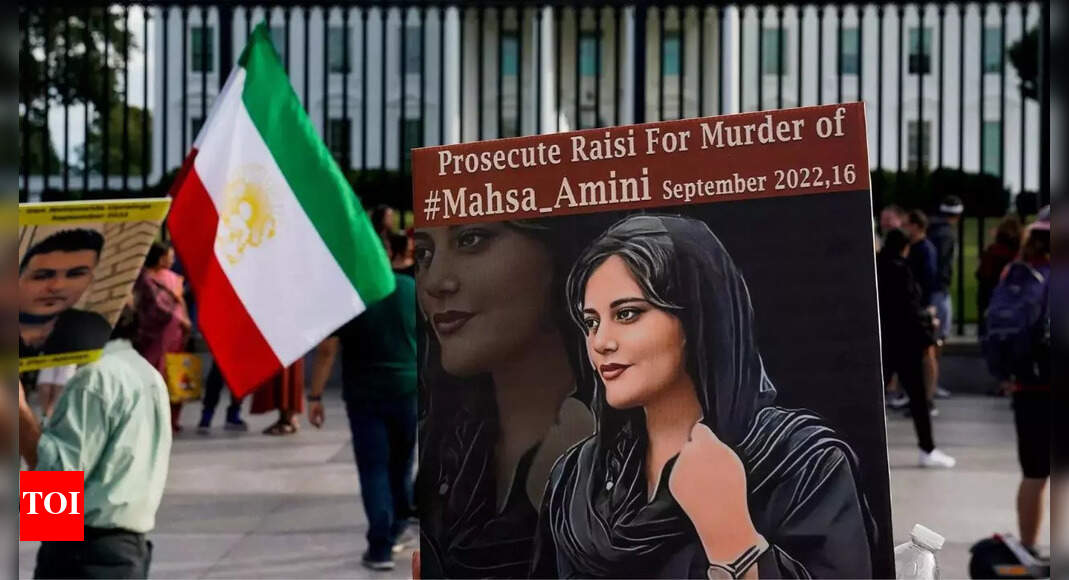 Keele University Keele: Mahsa Amini: a year into the protest movement ...