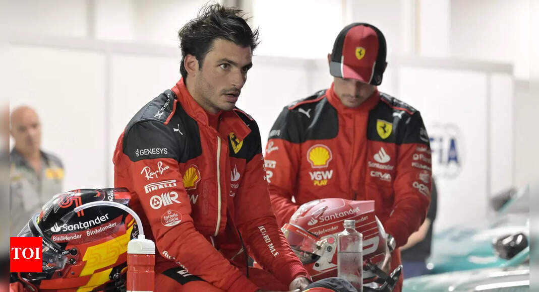 Formula 1: Carlos Sainz on pole in Singapore with Red Bull out of the ...