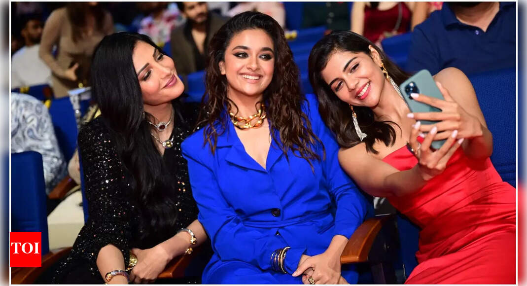 SIIMA 2023: Shruthi Haasan, Keerthy Suresh, and Kalyani Priyadarshan pose for a selfie ...